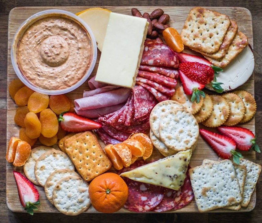 Solve Gotta love a meat & cheese board jigsaw puzzle online with 99 pieces