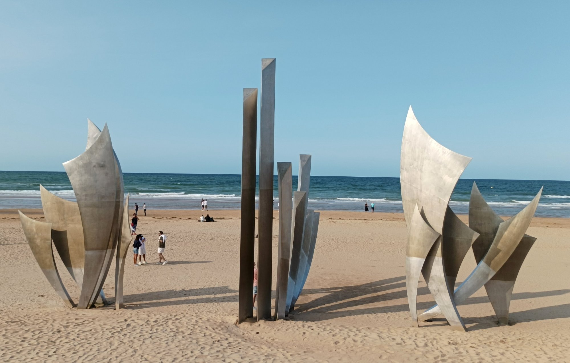 Solve Omaha Beach, Normandy, France jigsaw puzzle online with 77 pieces