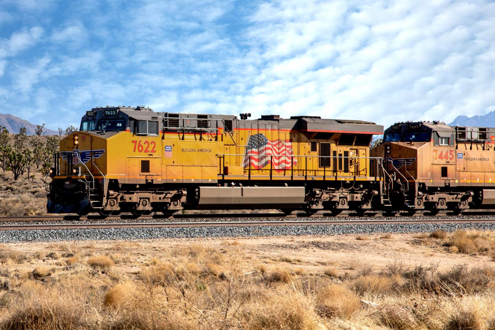 Solve UP Engines #7622 & #7445 jigsaw puzzle online with 117 pieces