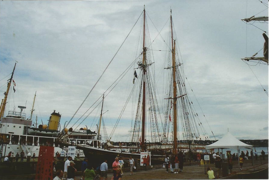 Solve Blue Nose 11, Halifax Harbour. jigsaw puzzle online with 15 pieces