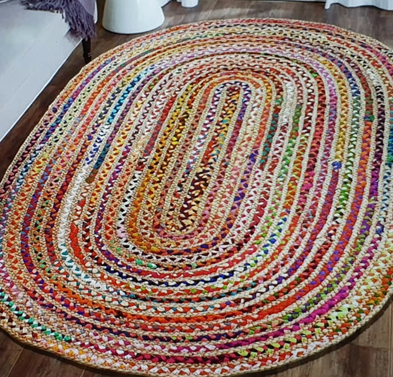 Solve LARGE OVAL BRAIDED RUG jigsaw puzzle online with 100 pieces
