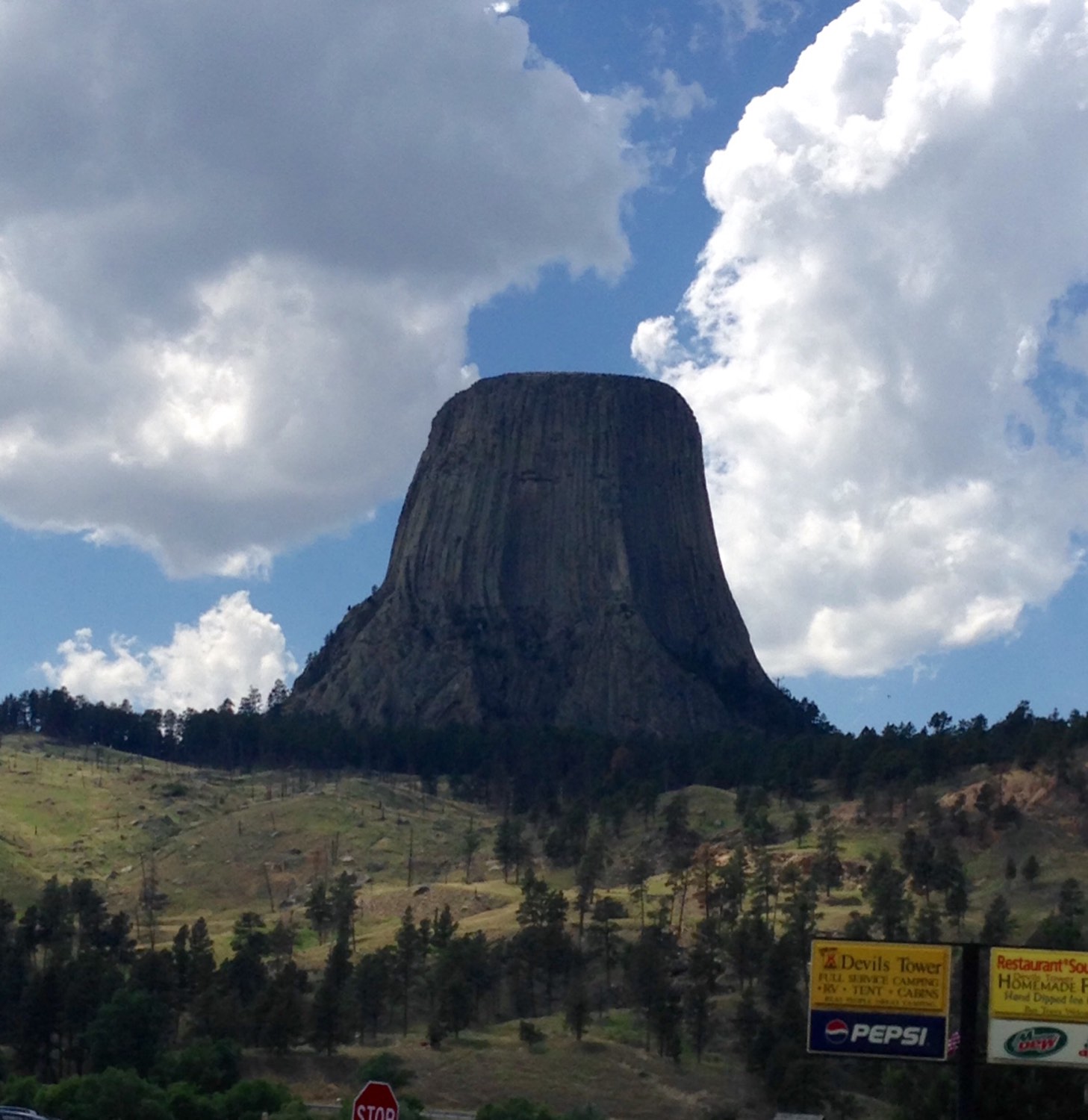 Solve Devil’s Tower jigsaw puzzle online with 196 pieces