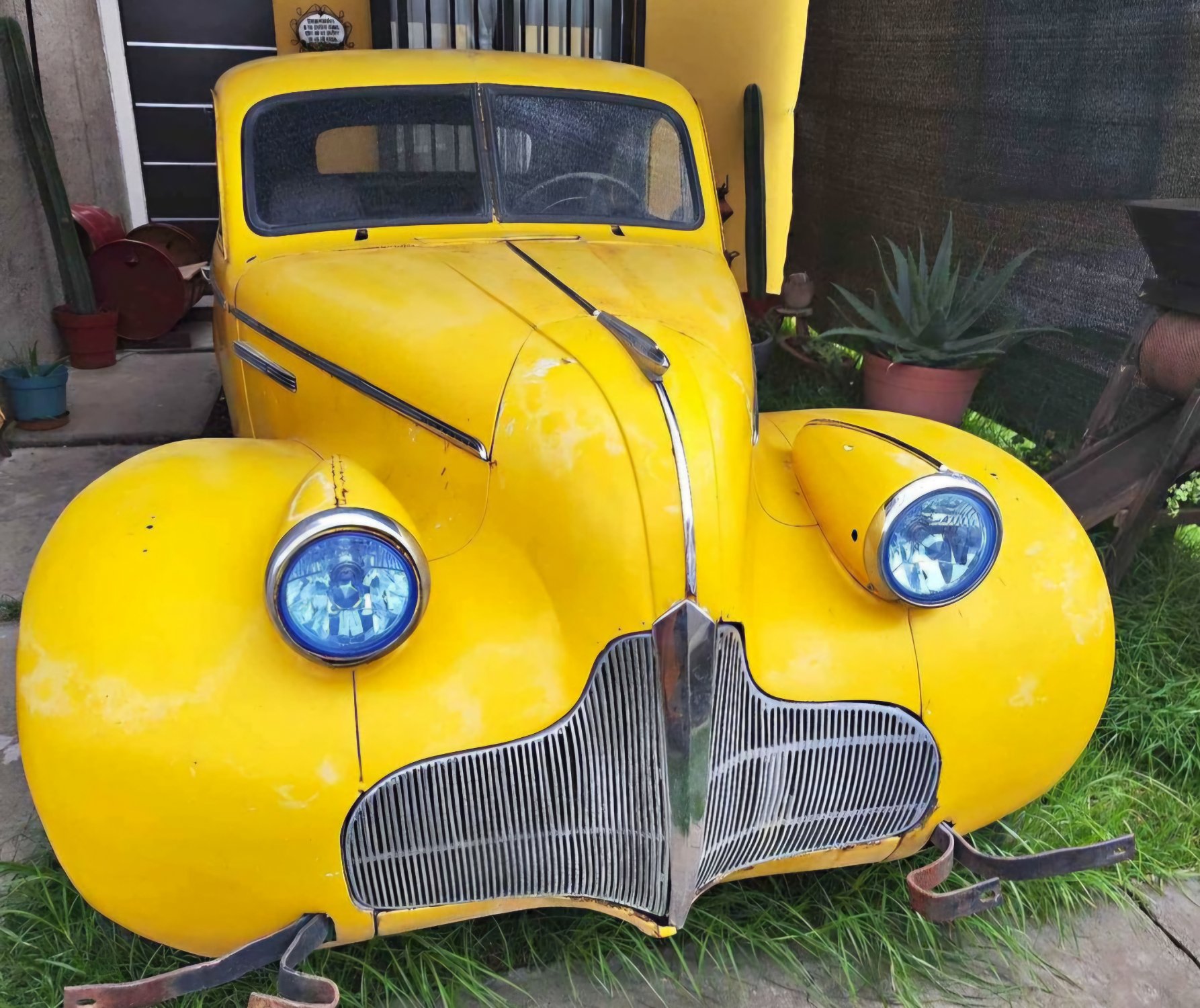 Solve Auto jigsaw puzzle online with 252 pieces