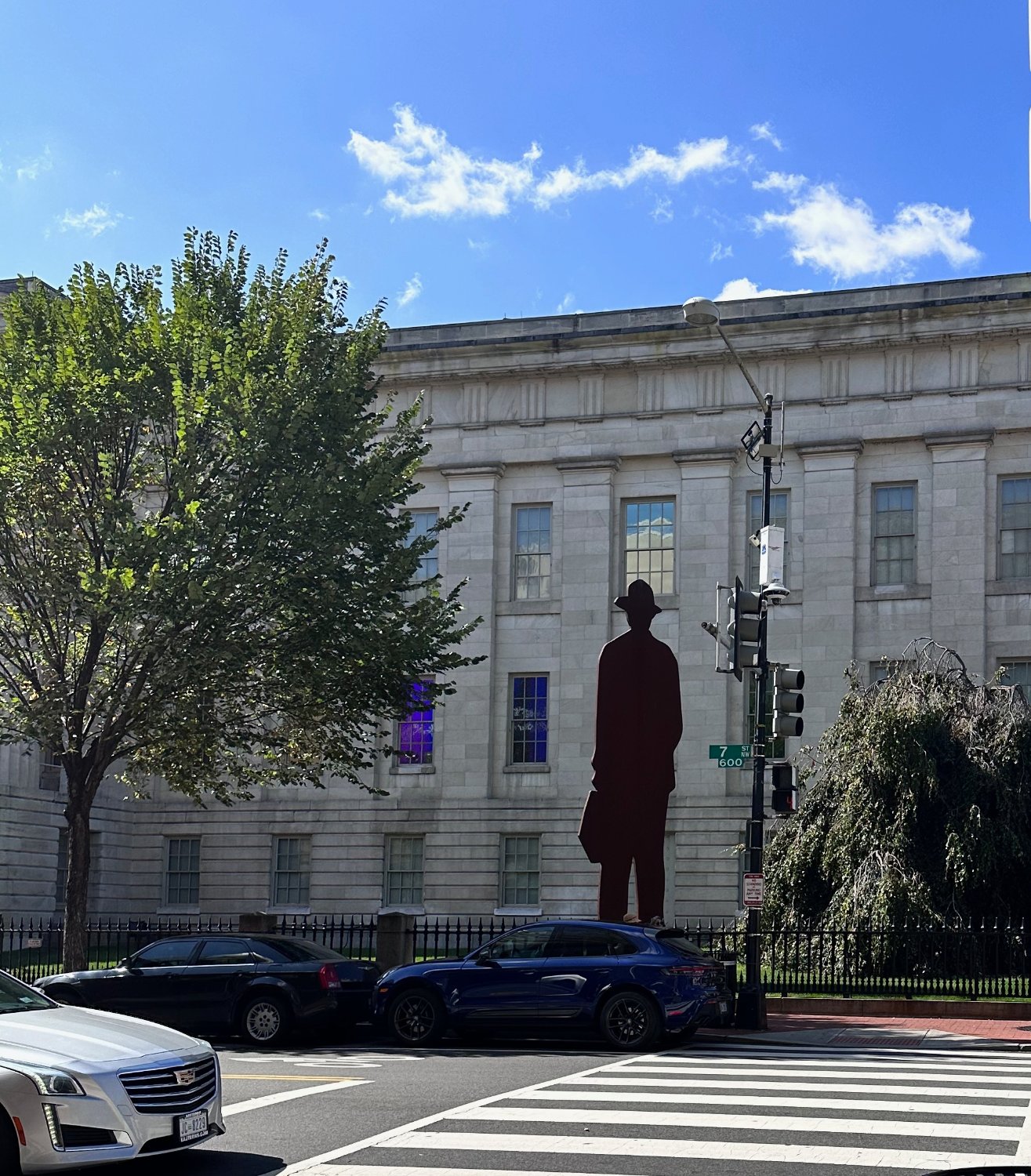 Solve Shadow Man jigsaw puzzle online with 323 pieces