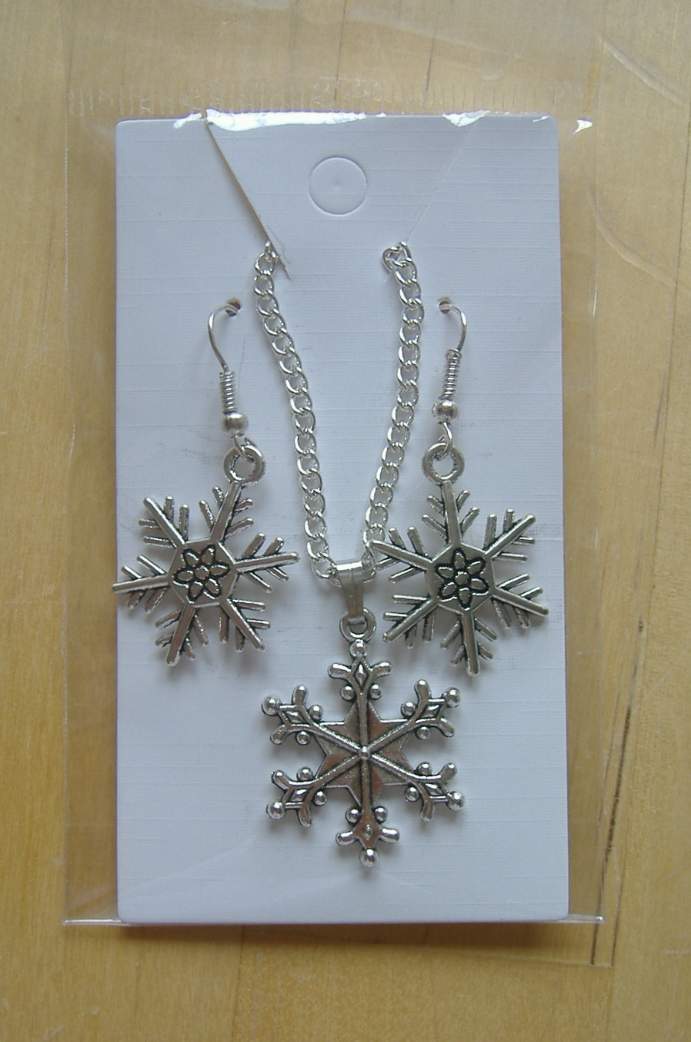 Solve Crafts - Jewellery - Earrings & Pendant Set - Seasonal ...