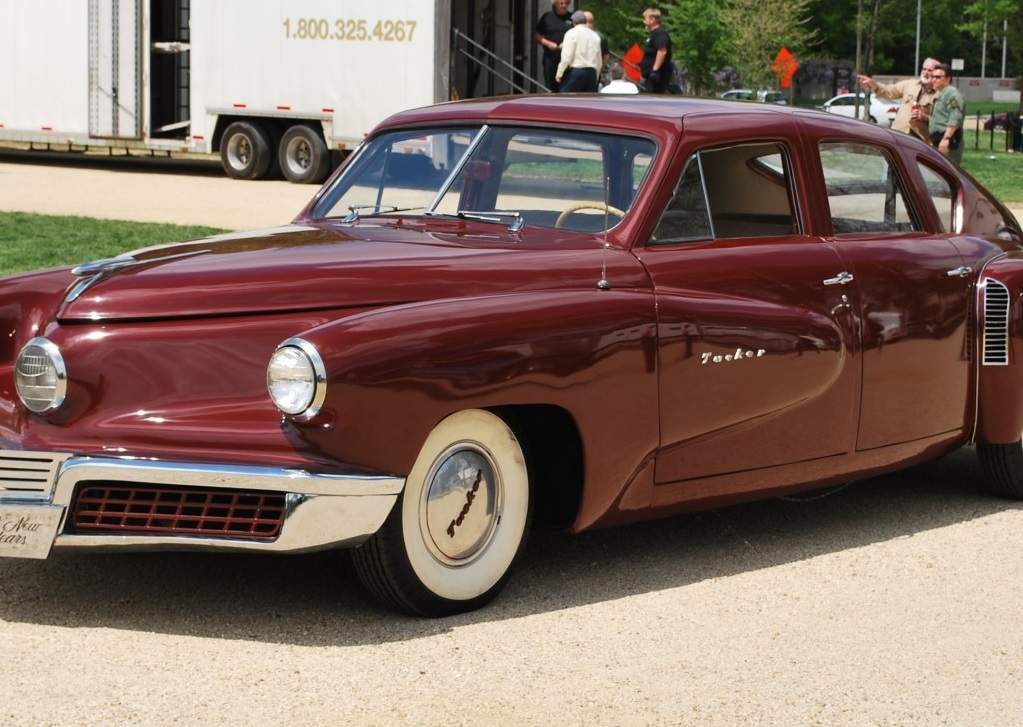 Jigsaw Puzzle | 1948 Tucker 1000 TinGoose | 88 pieces | Jigidi