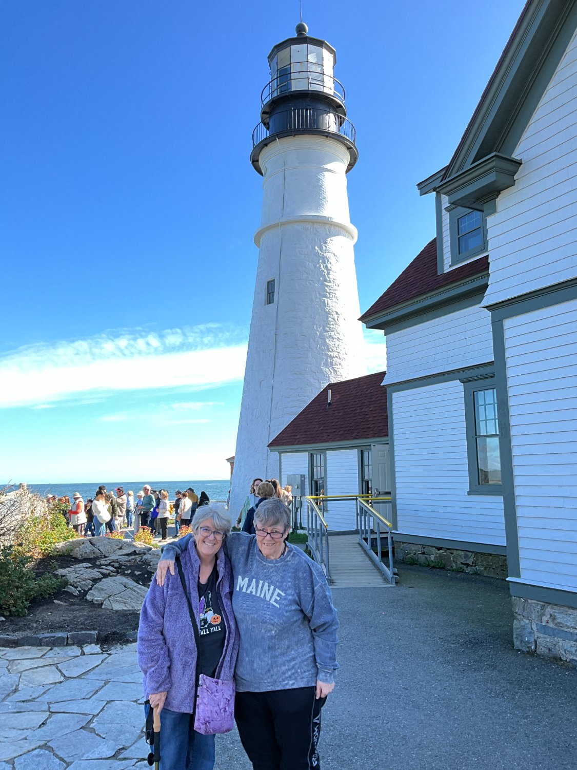 Solve 570 Candy and Mary Beth Lighthouse jigsaw puzzle online with 475 ...