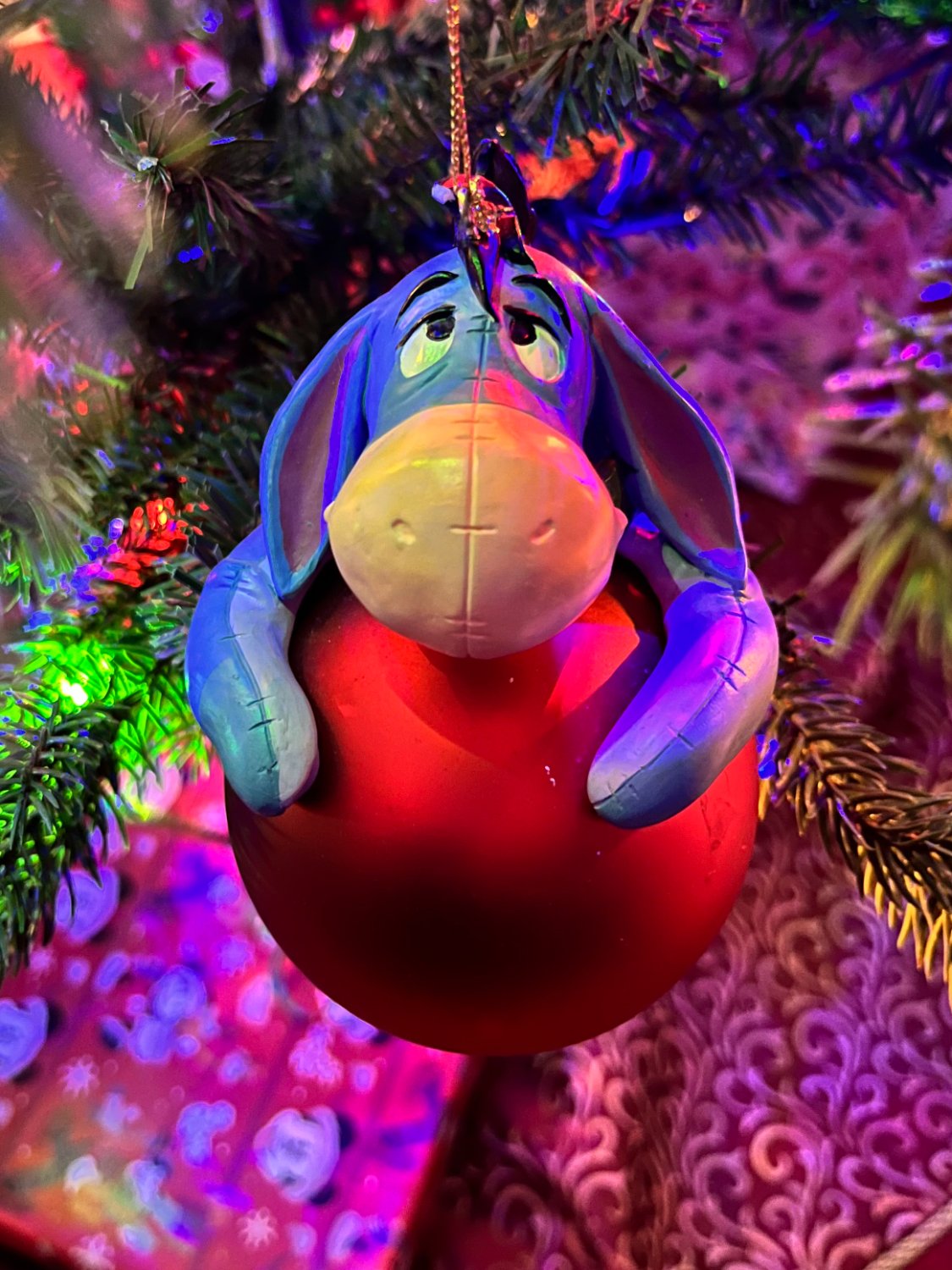 Solve Eeyore likes prickly things jigsaw puzzle online with 48 pieces