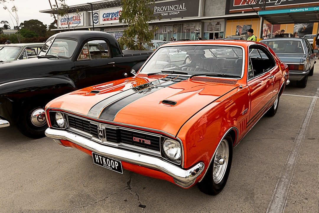 Solve Holden HT Monaro_324 jigsaw puzzle online with 234 pieces