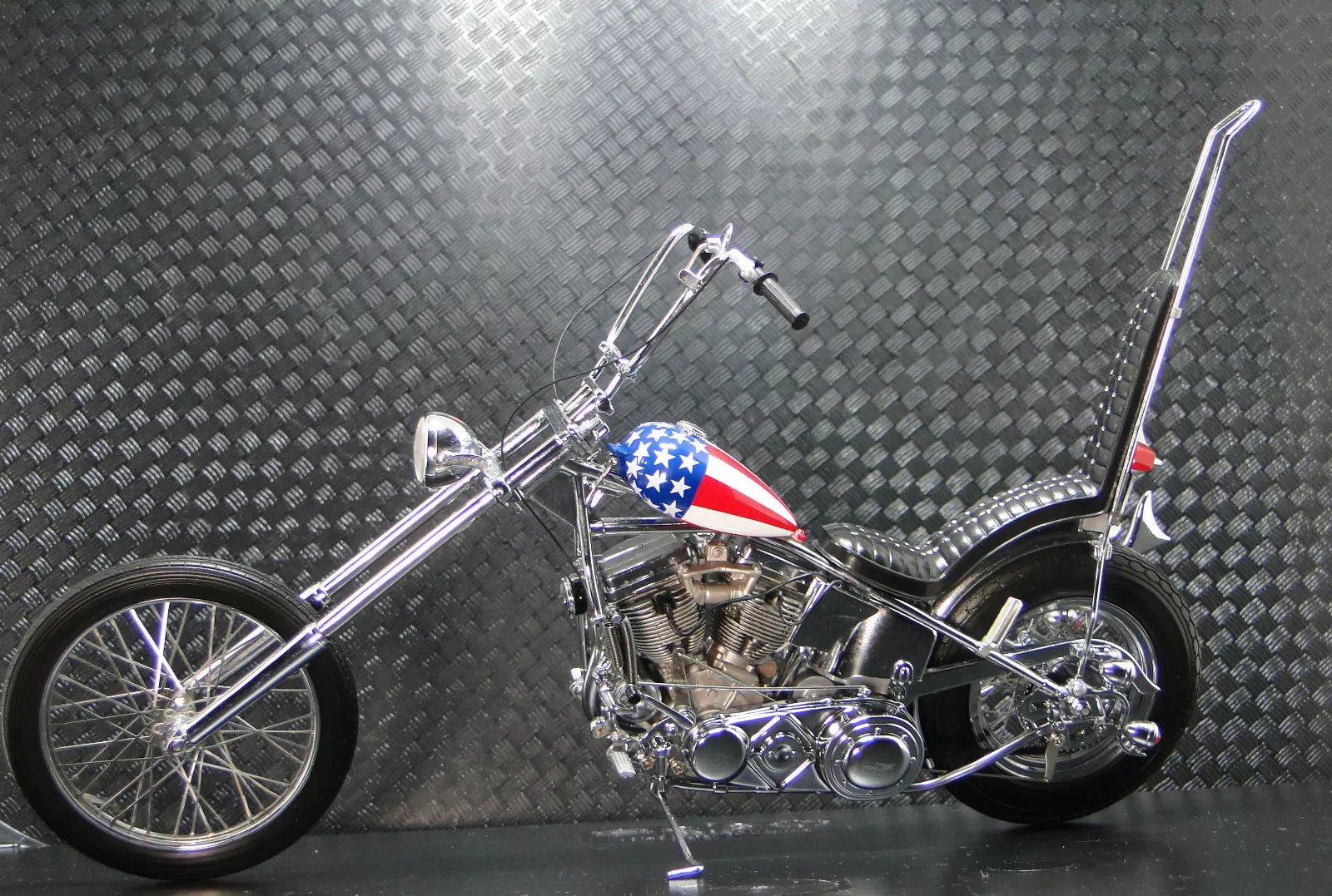 Jigsaw Puzzle | 126 pieces | Easy Rider Chopper "Captain America ...