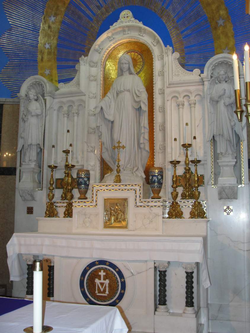 Solve Shrine to Virgin Mary jigsaw puzzle online with 48 pieces