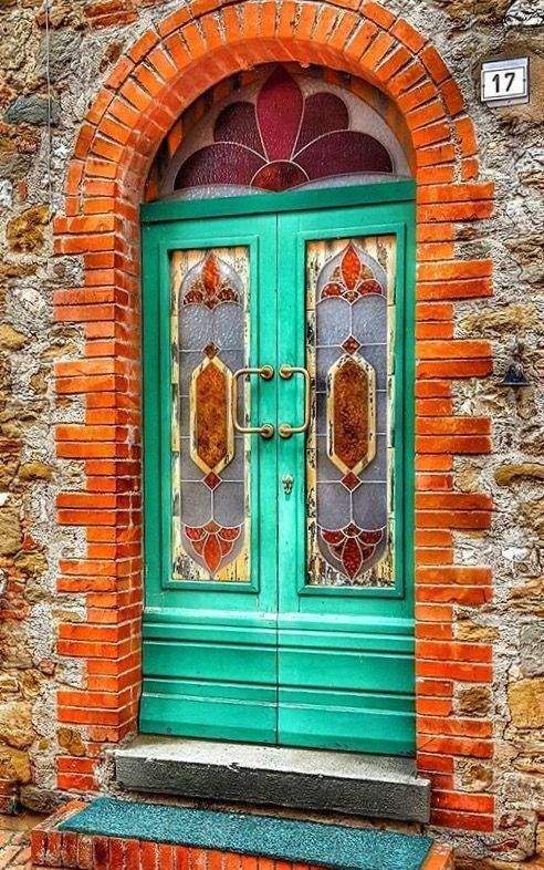 Solve BEAUTIFUL DOOR jigsaw puzzle online with 60 pieces