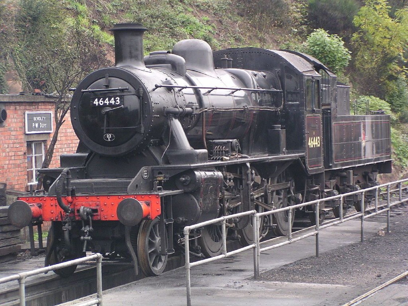 Solve LMS Ivatt Class 2MT 2-6-0 46443. jigsaw puzzle online with 108 pieces