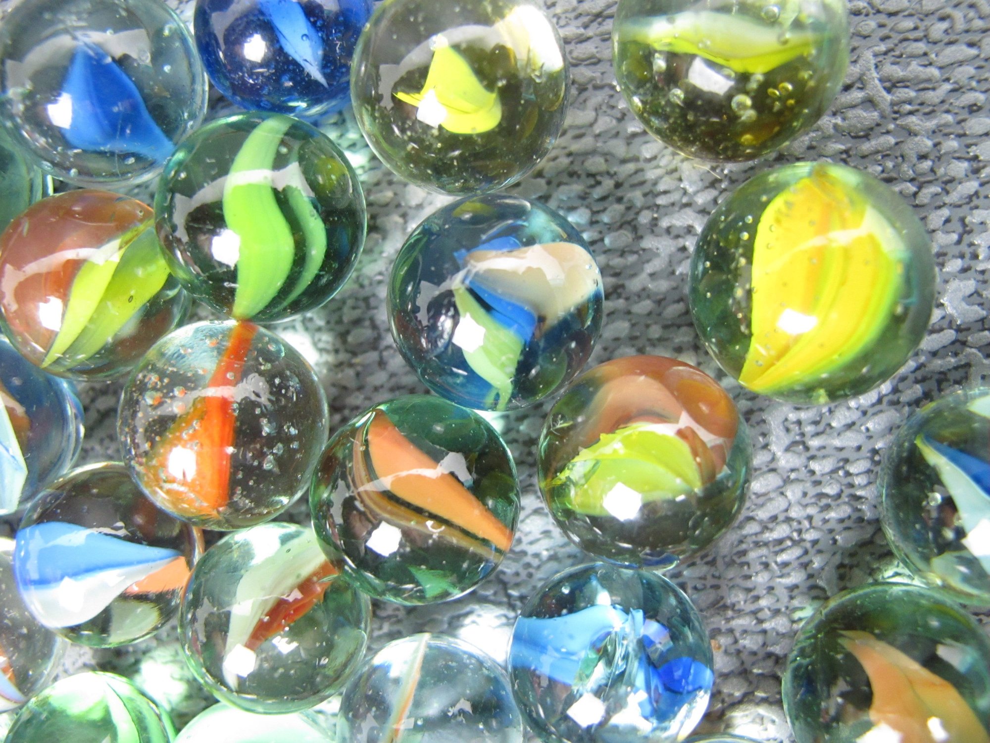 Solve Did you loose your marbles? jigsaw puzzle online with 99 pieces