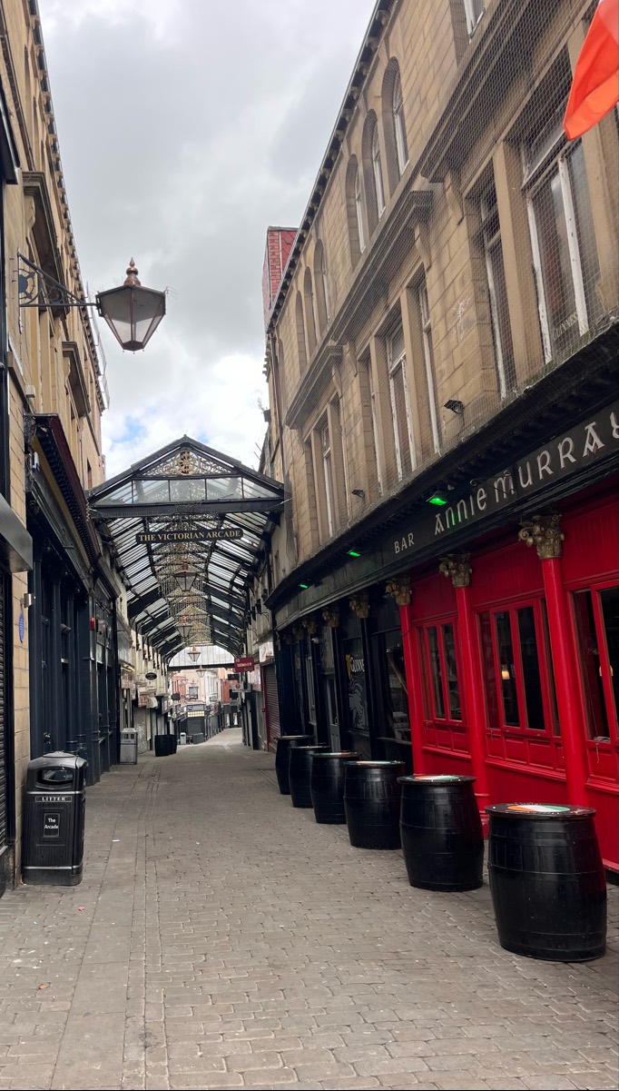 Solve Arcade jigsaw puzzle online with 112 pieces