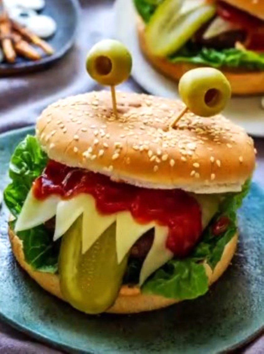 Solve Clever Hamburger jigsaw puzzle online with 20 pieces