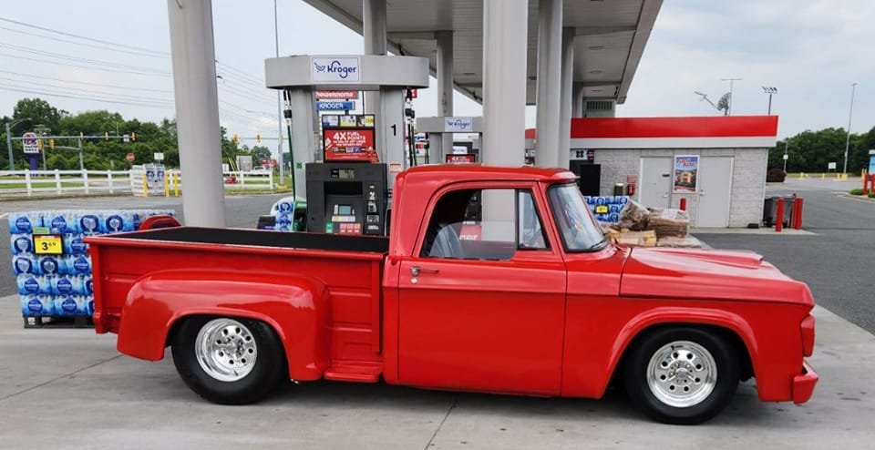 Solve Dodge Stepside jigsaw puzzle online with 128 pieces