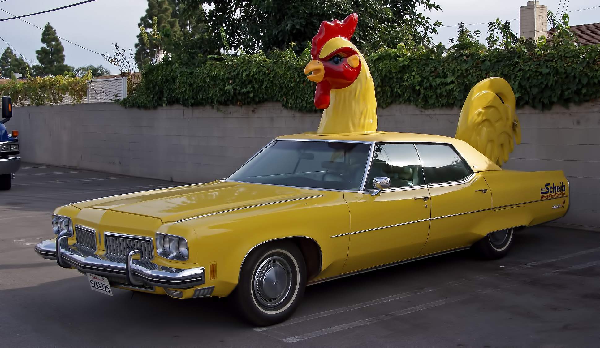 Solve Chicken Car jigsaw puzzle online with 144 pieces