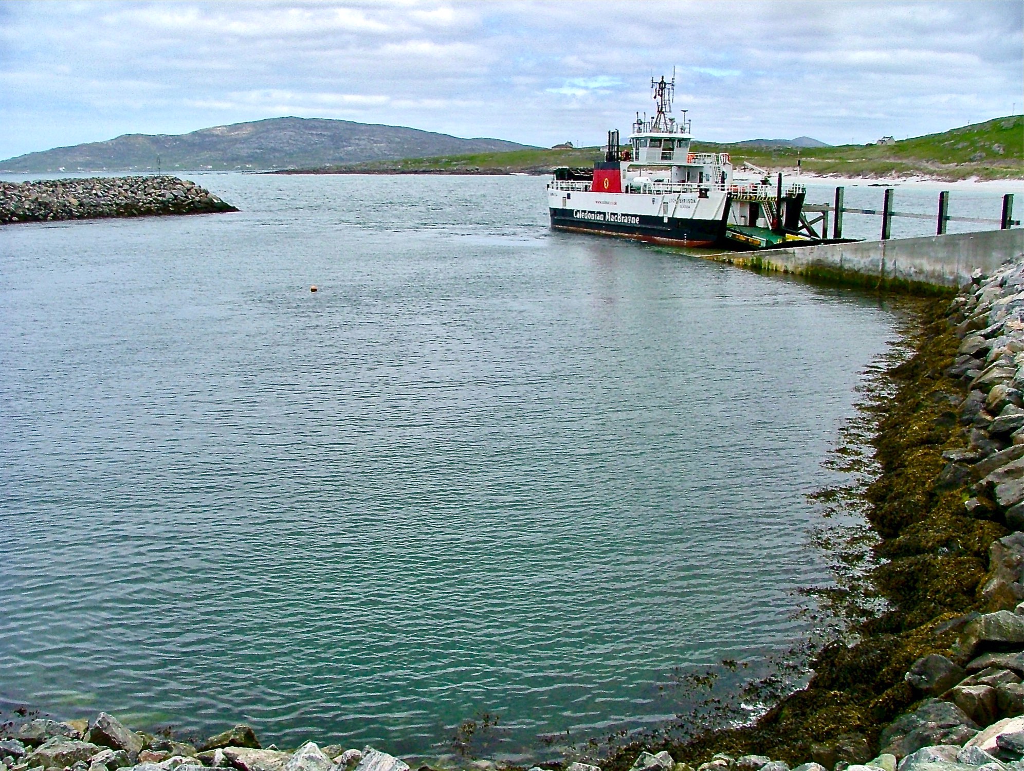 Solve Ferry to Uist jigsaw puzzle online with 99 pieces