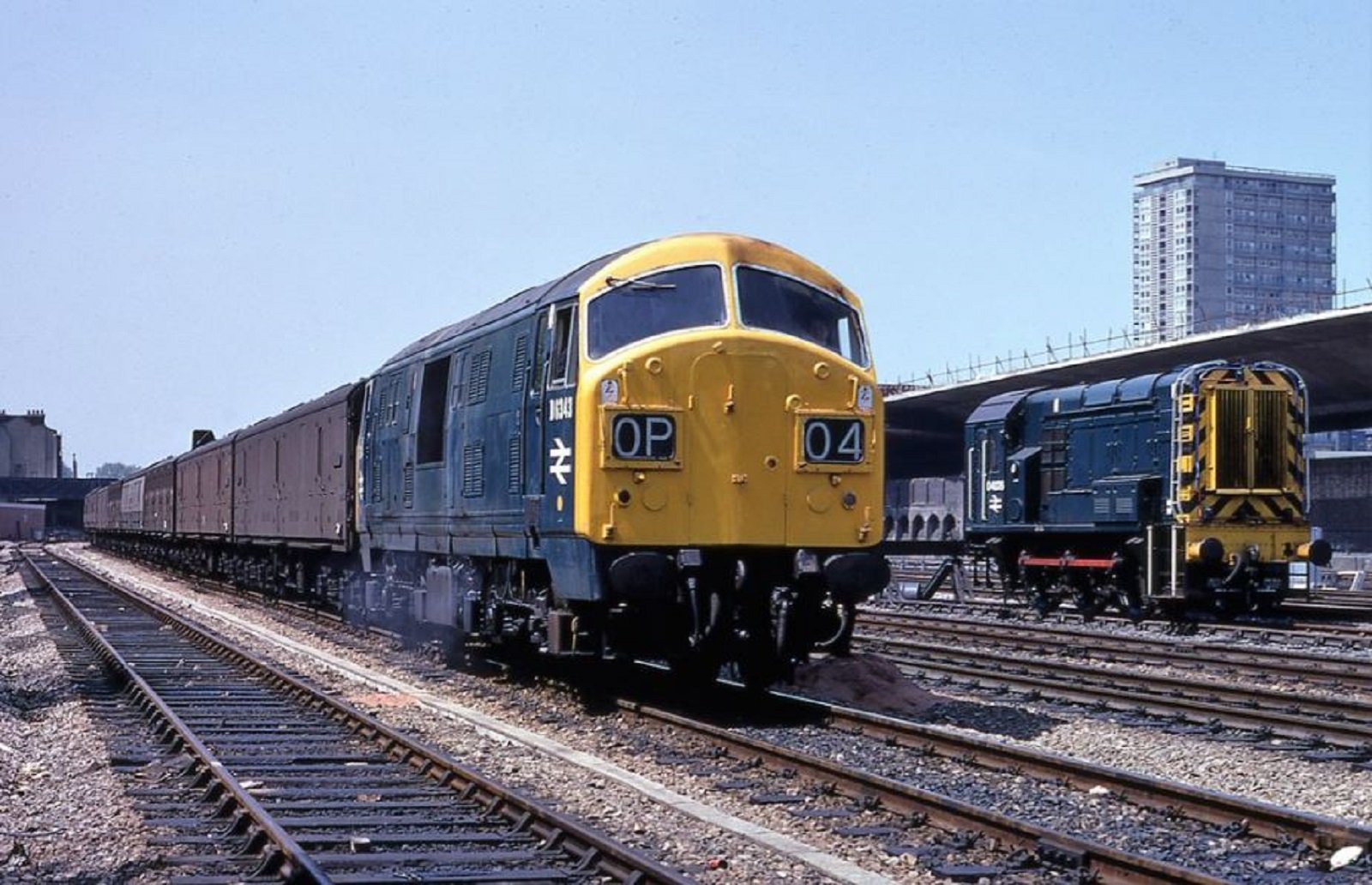 Solve North British Class 22 6343 at Royal Oak. jigsaw puzzle online ...
