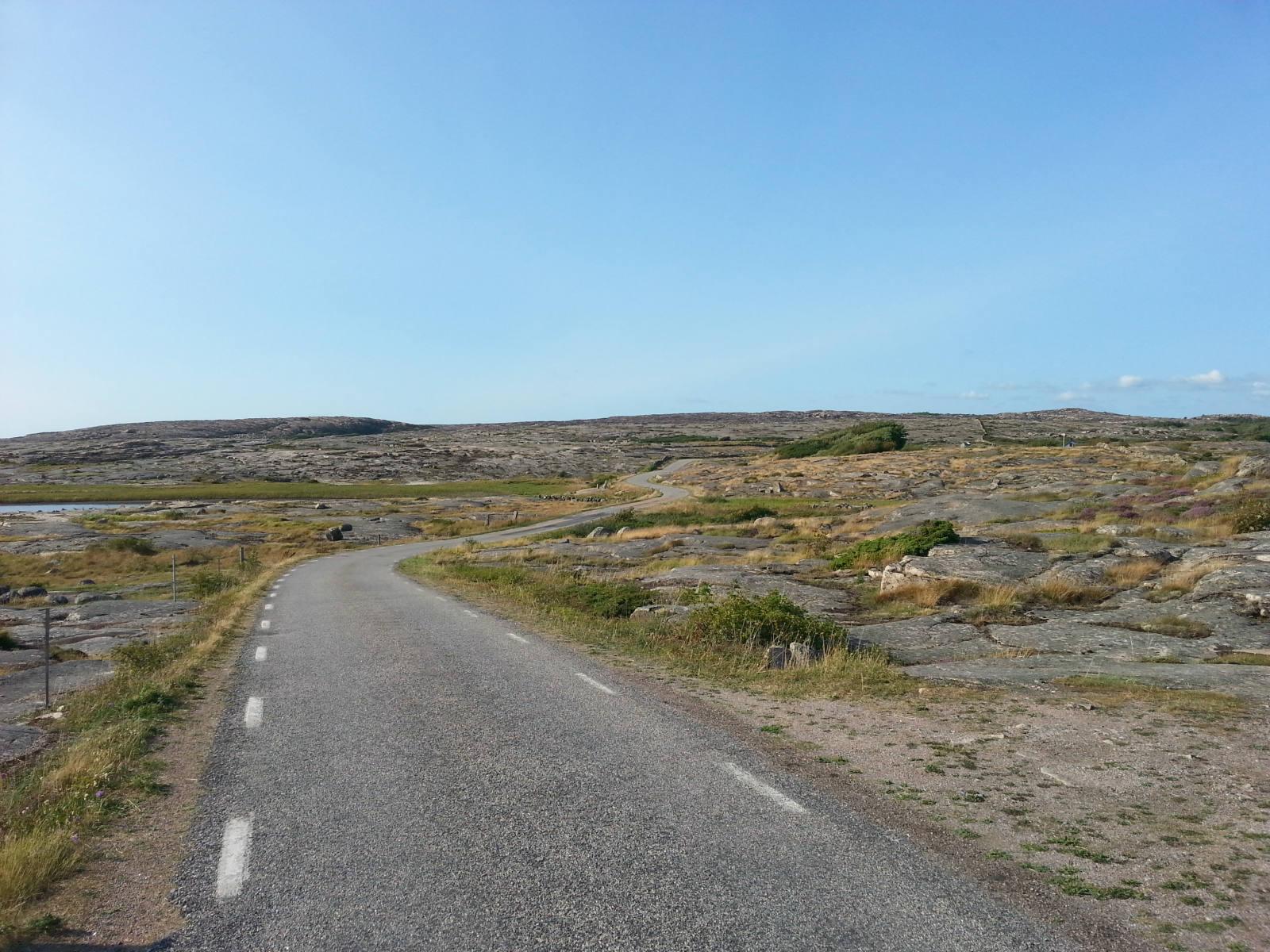 Solve Pussel 79b jigsaw puzzle online with 432 pieces