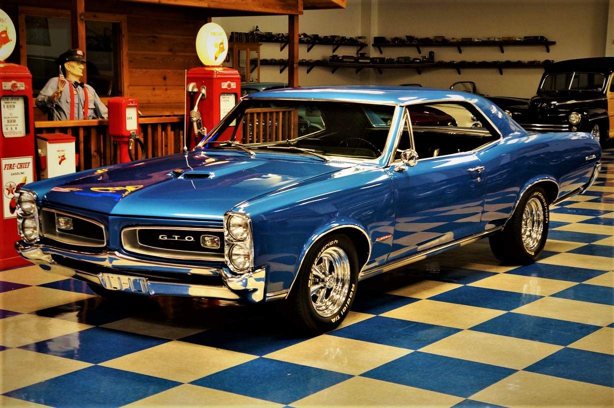 Solve GTO jigsaw puzzle online with 70 pieces