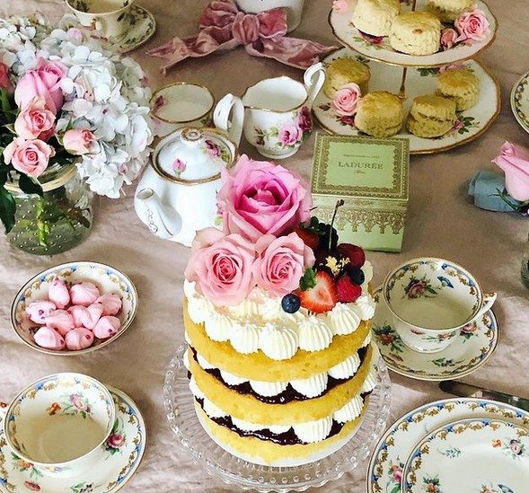 Solve Tea Lovely Tea! jigsaw puzzle online with 72 pieces