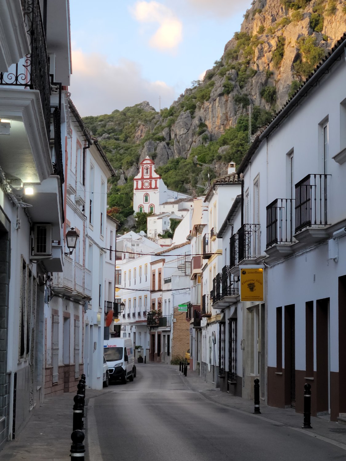 Solve Ubrique, Spain jigsaw puzzle online with 154 pieces