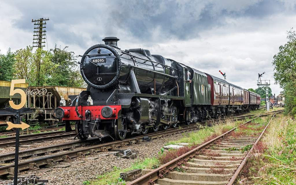 Solve LMS Stanier 8F 48624 masquerading as 48095. jigsaw puzzle online ...