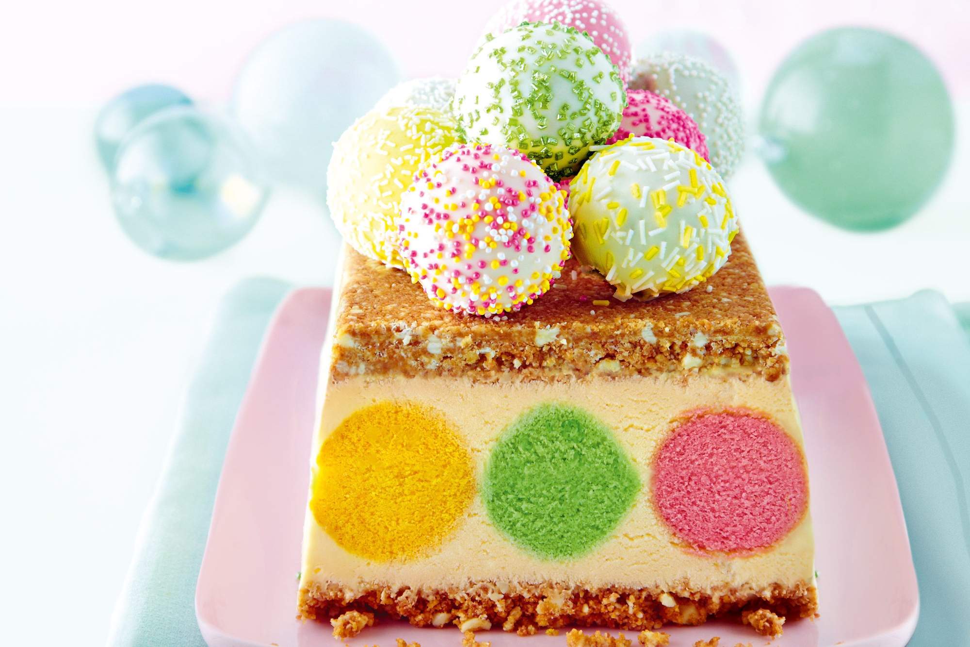 Solve White Chocolate and Cake Pop ice-cream dessert jigsaw puzzle ...