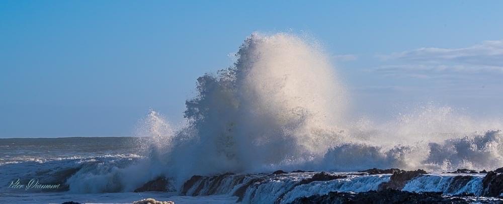 Solve Waves at Snapper Rocks, Gold Coast jigsaw puzzle online with 84 ...