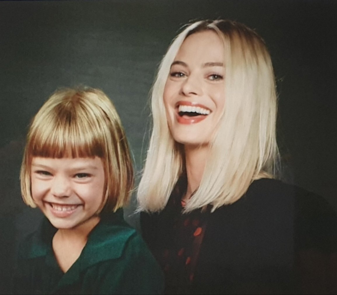 Solve MARGOT ROBBIE, THEN AND NOW jigsaw puzzle online with 20 pieces