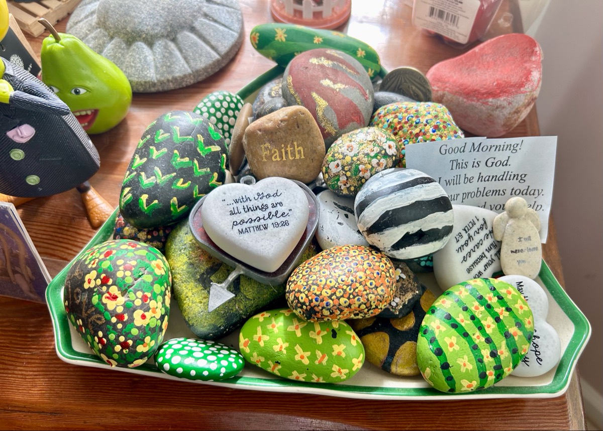 Solve Painted Rocks jigsaw puzzle online with 70 pieces