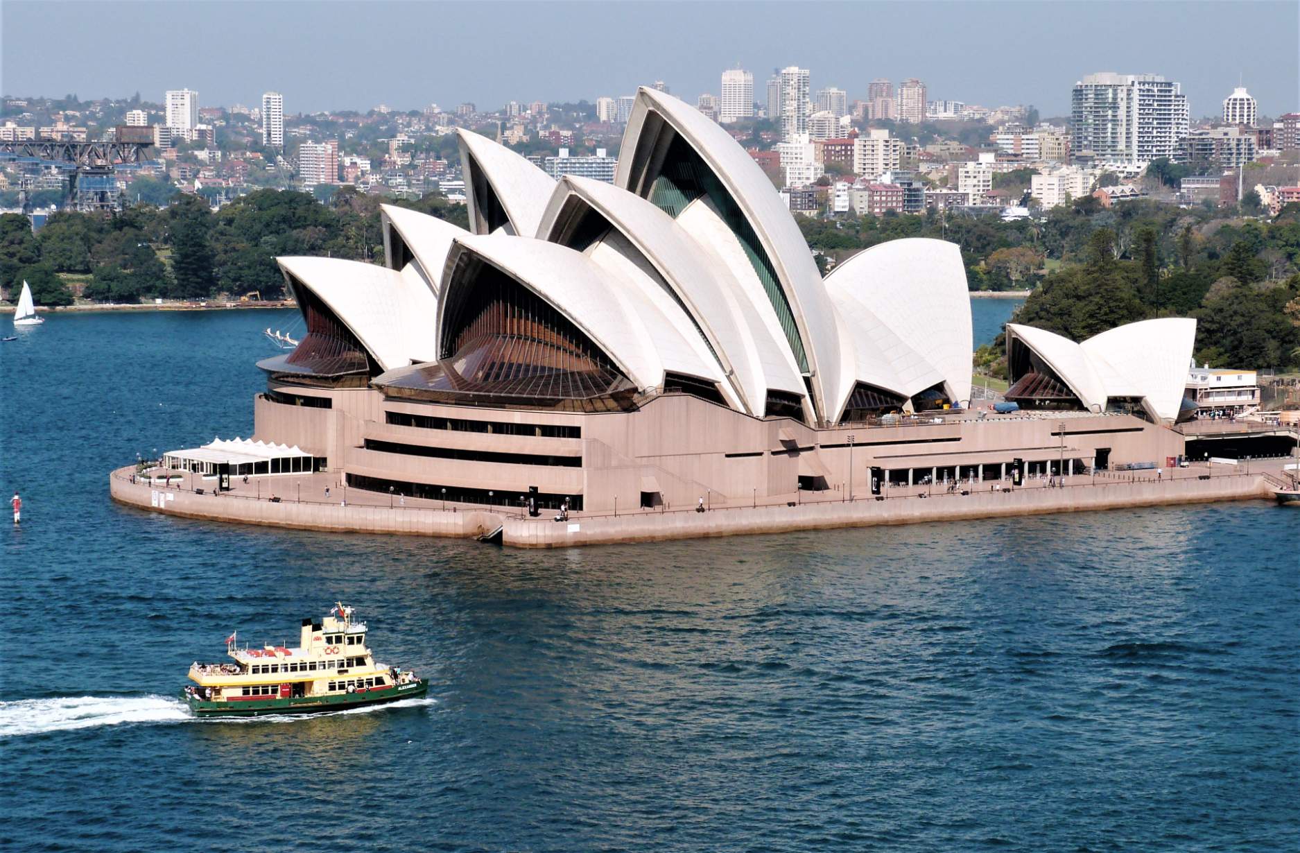 Solve Sydney Opera House jigsaw puzzle online with 150 pieces