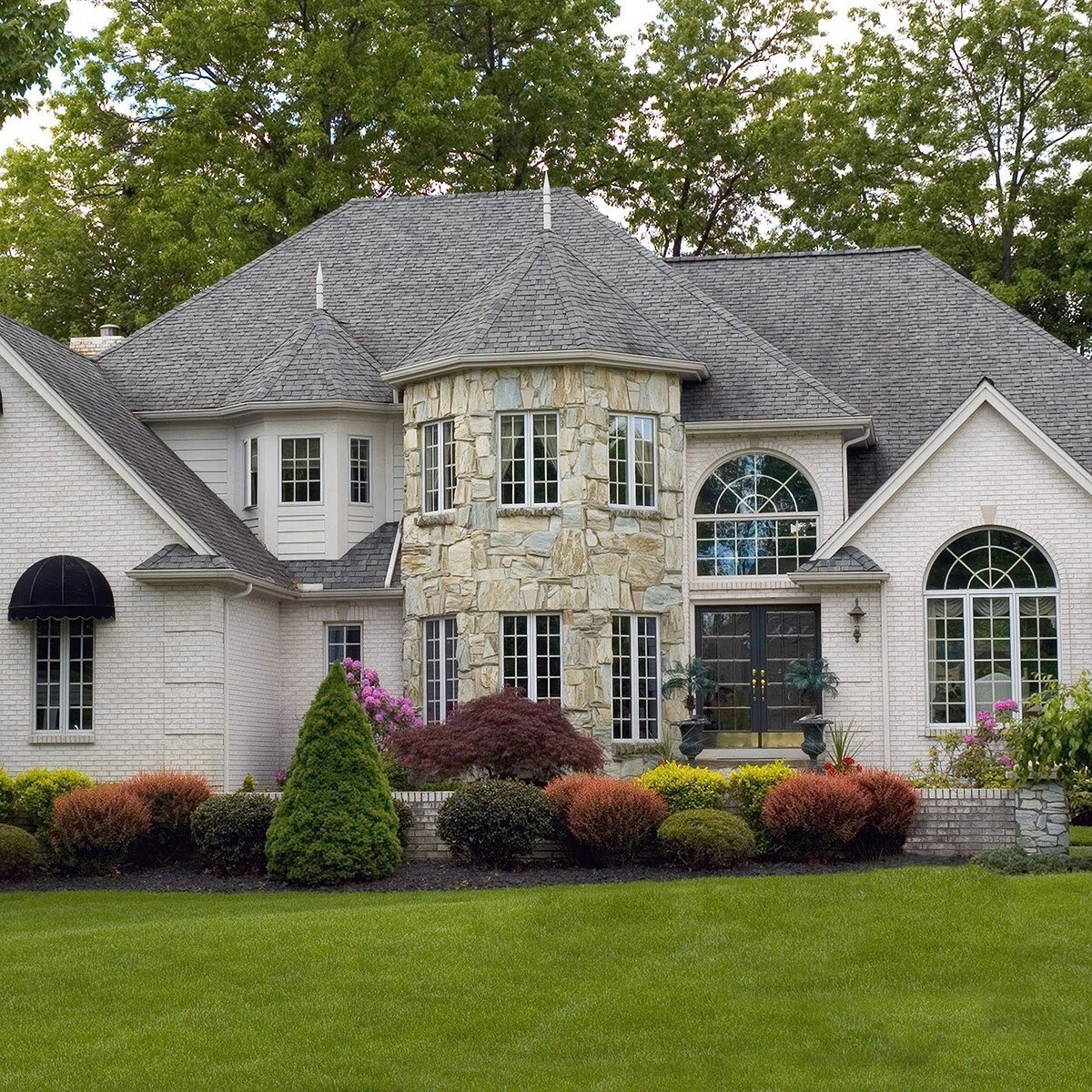 Solve Nice windows . . . . . jigsaw puzzle online with 49 pieces