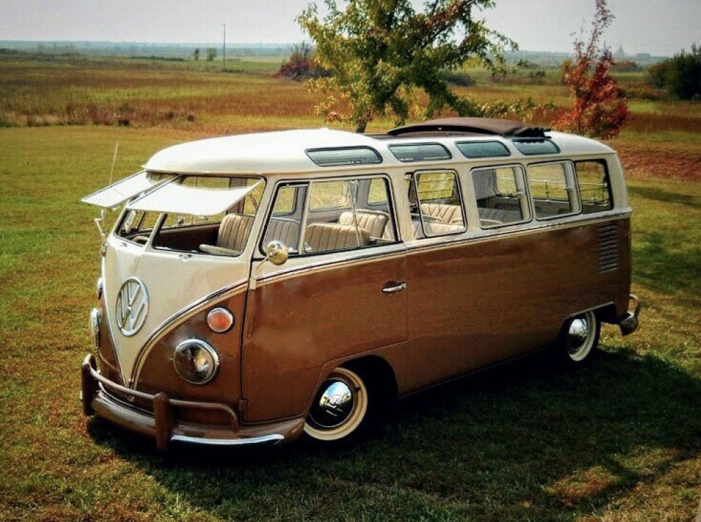 Solve 1965 VW Bus! 'bandit' jigsaw puzzle online with 130 pieces