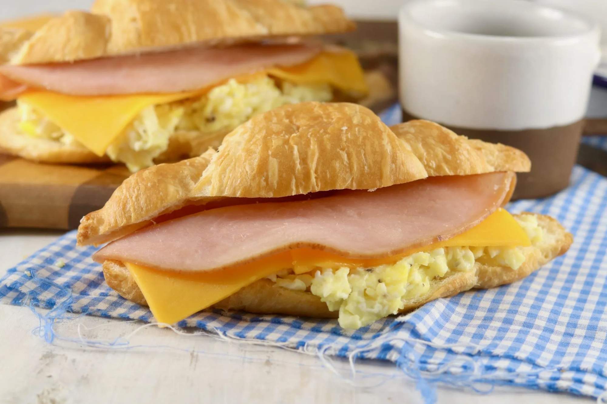 Solve BreakFast Croissant SandWiches jigsaw puzzle online with 600 pieces