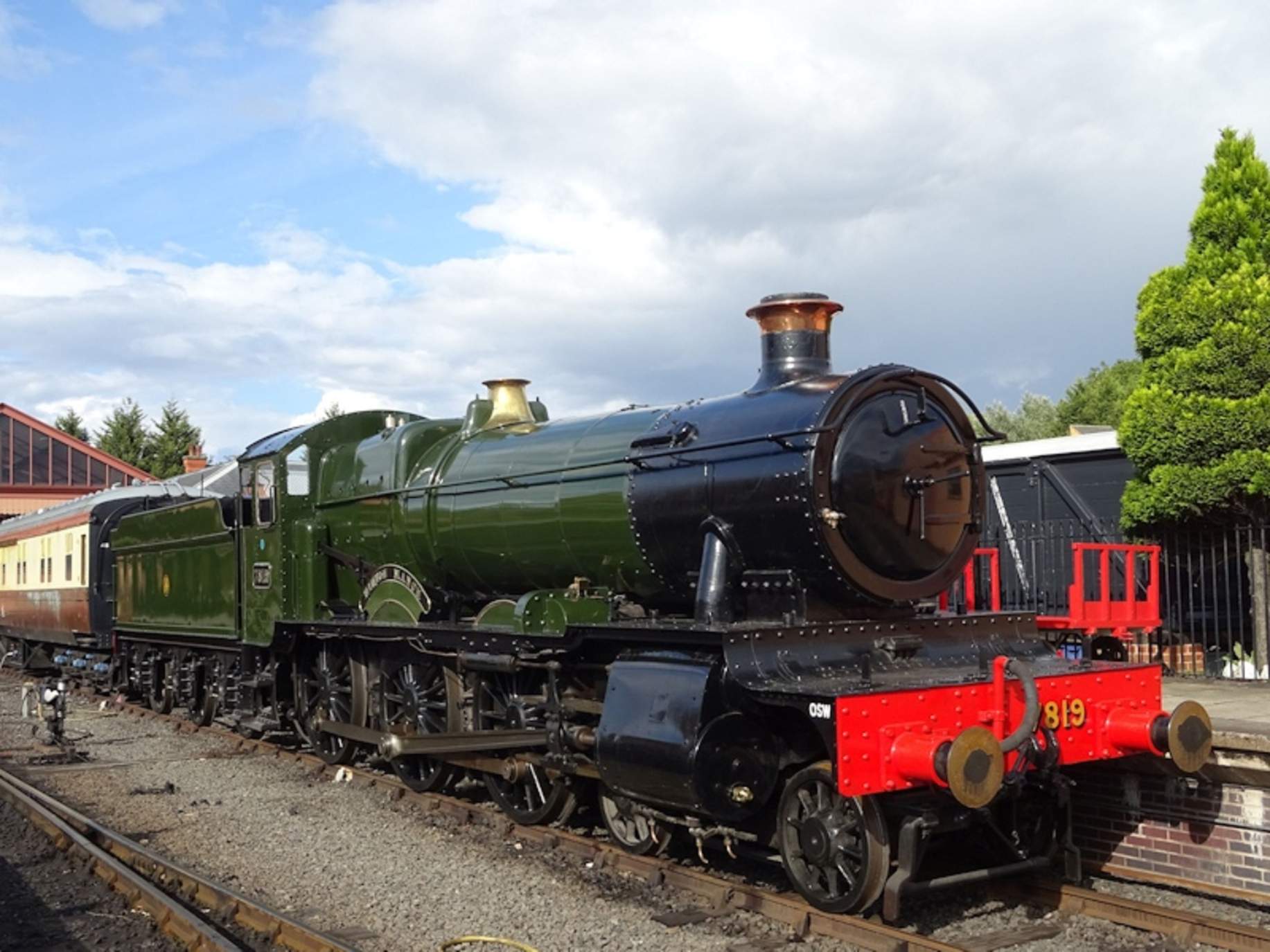 Solve GWR Manor Class 4-6-0 7819 Hinton Manor at Kidderminster. jigsaw ...
