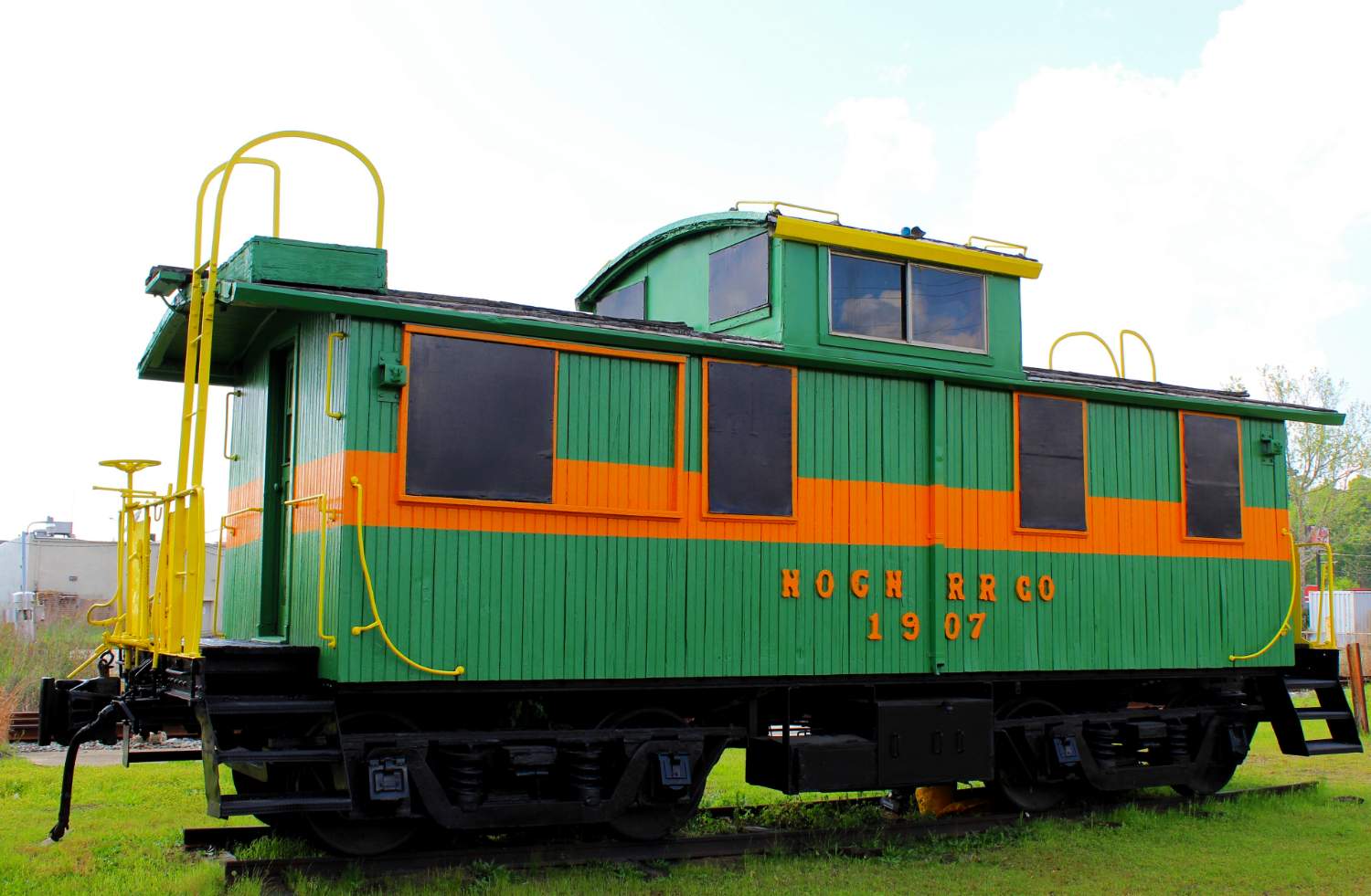Solve green caboose jigsaw puzzle online with 96 pieces