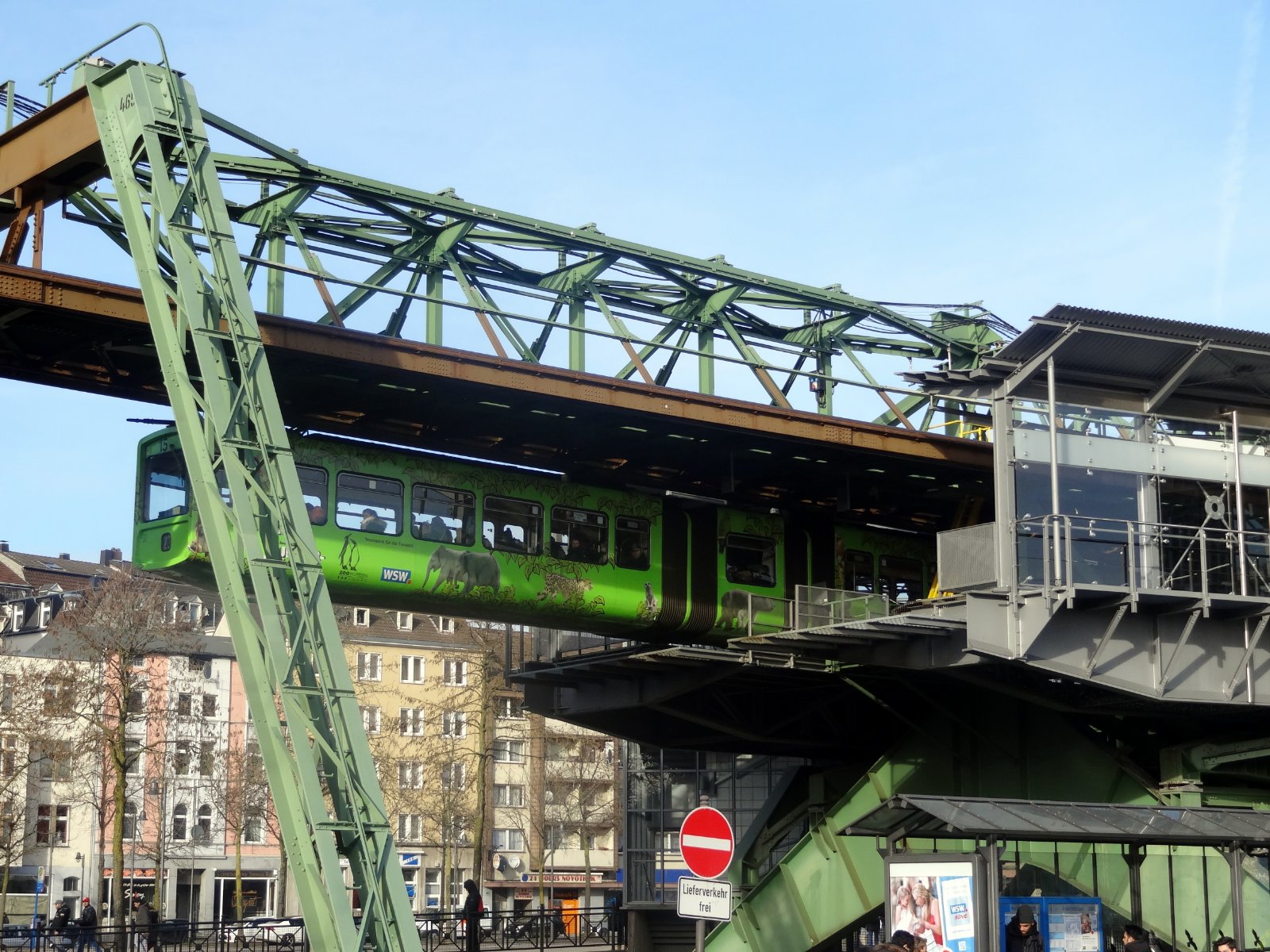 Solve Wuppertal (Mono Rail) Germany jigsaw puzzle online with 48 pieces