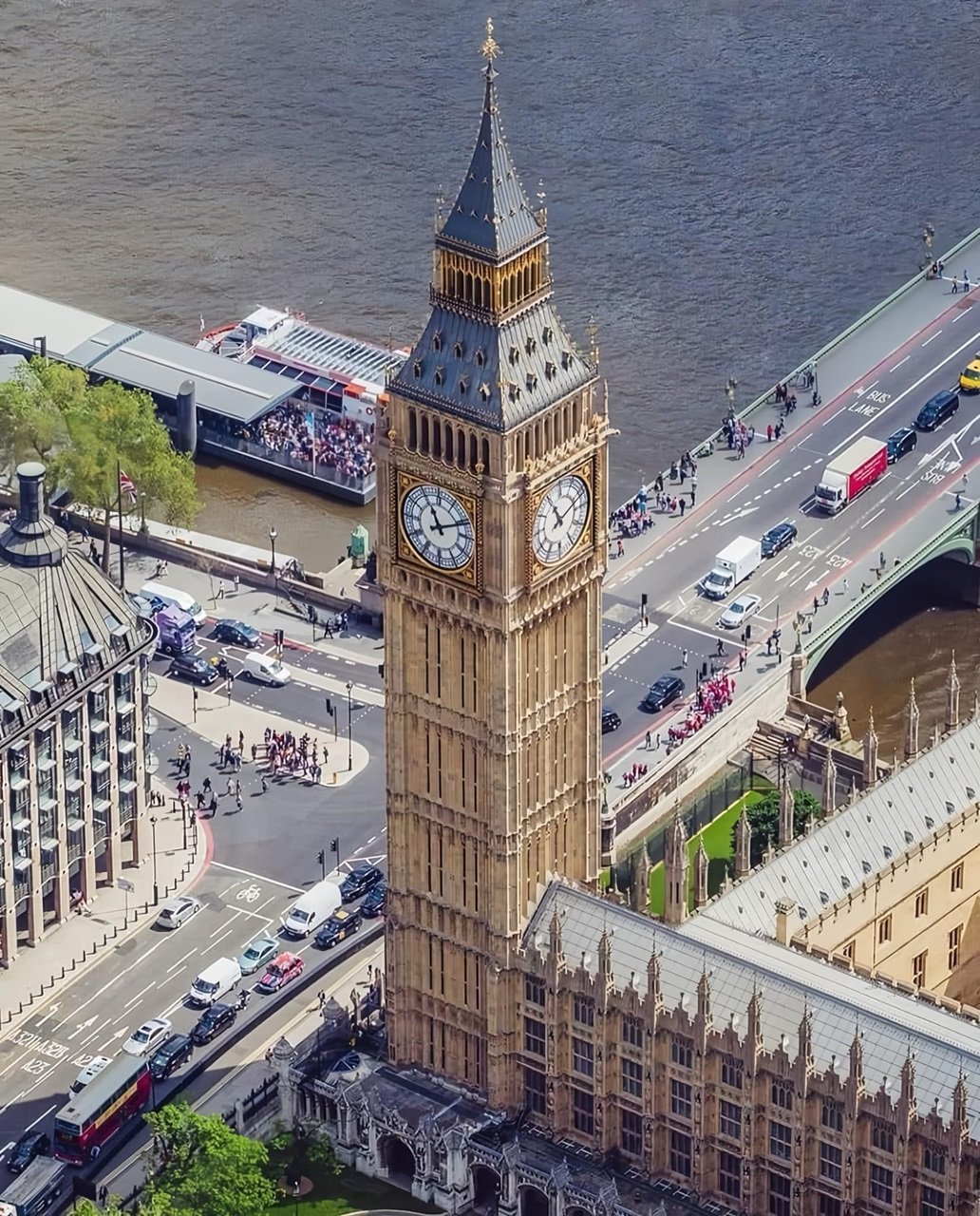 Solve London jigsaw puzzle online with 80 pieces