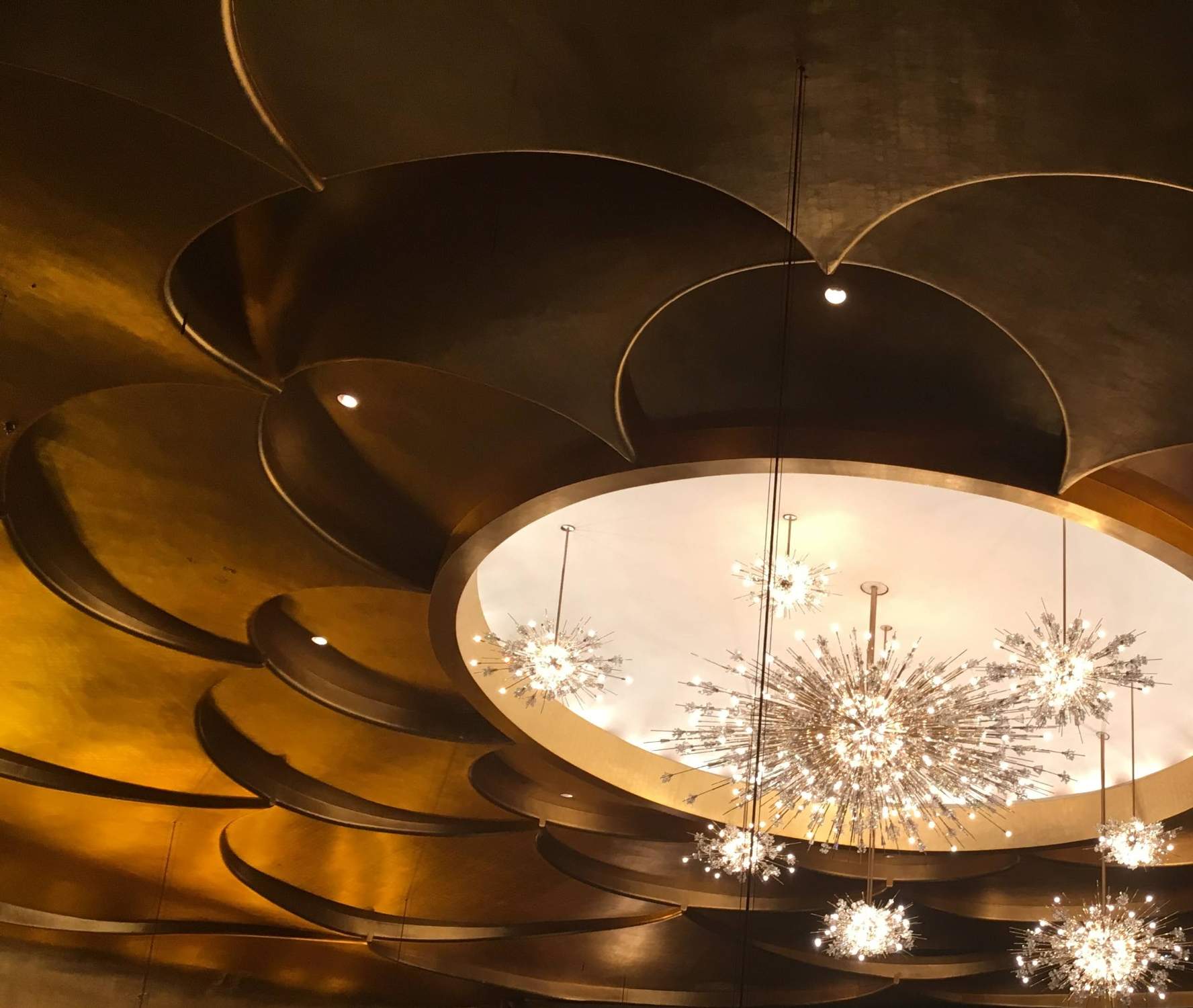 Solve Sputnik at the Metropolitan Opera House jigsaw puzzle online with ...