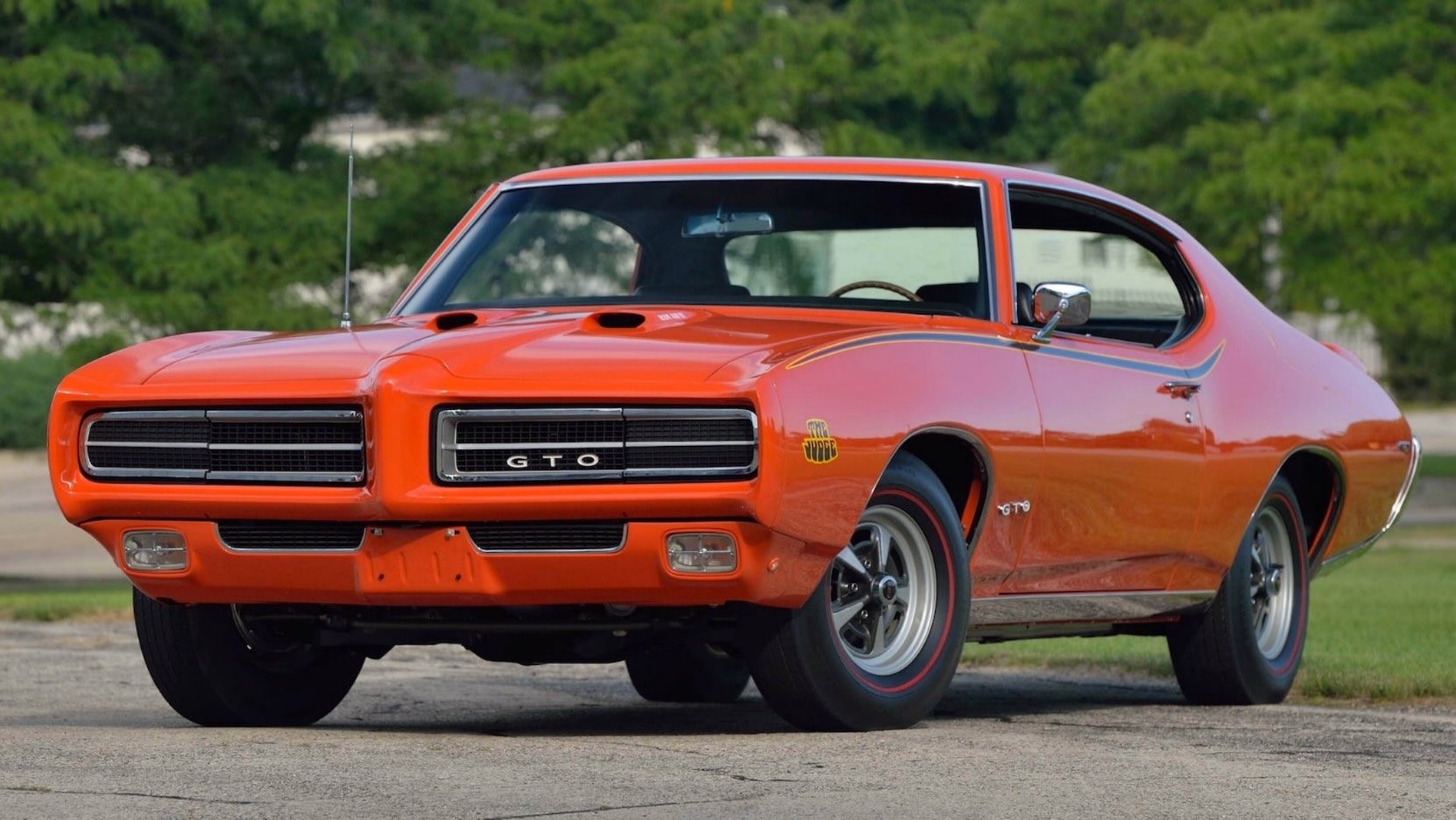 Solve Pontiac GTO jigsaw puzzle online with 209 pieces