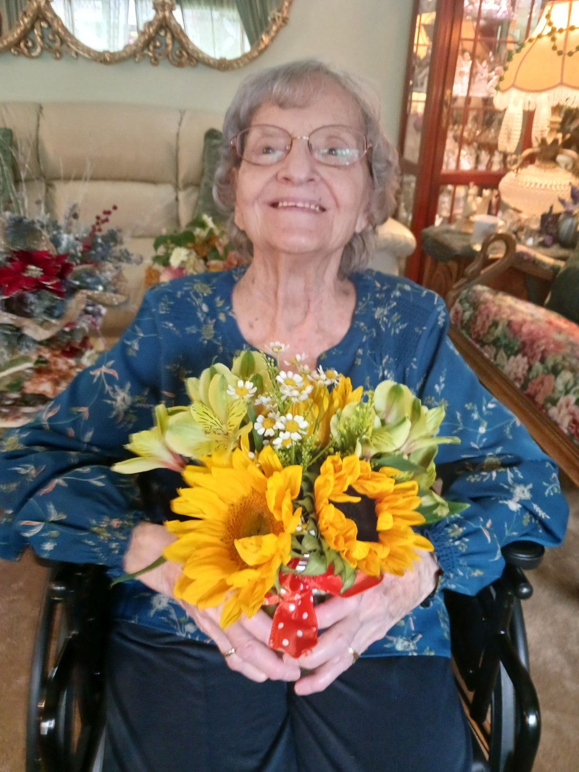 Solve Flowers for the 102 year old lady jigsaw puzzle online with 63 pieces
