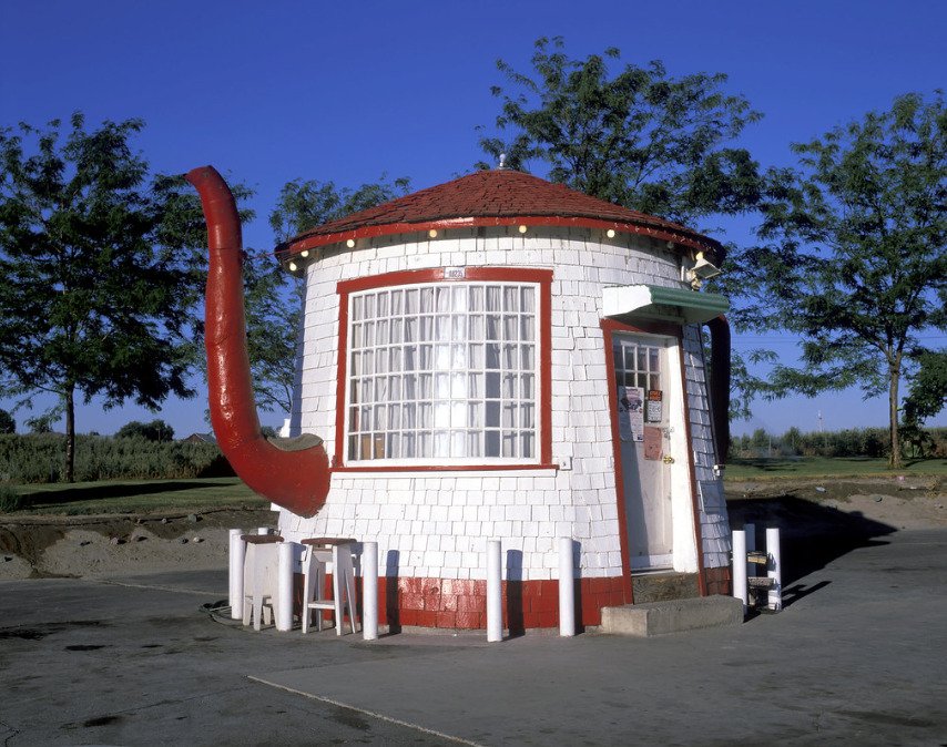 Solve tea pot dome gas station jigsaw puzzle online with 168 pieces