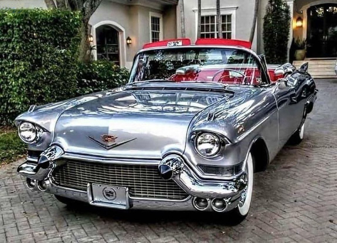 Solve car jigsaw puzzle online with 285 pieces