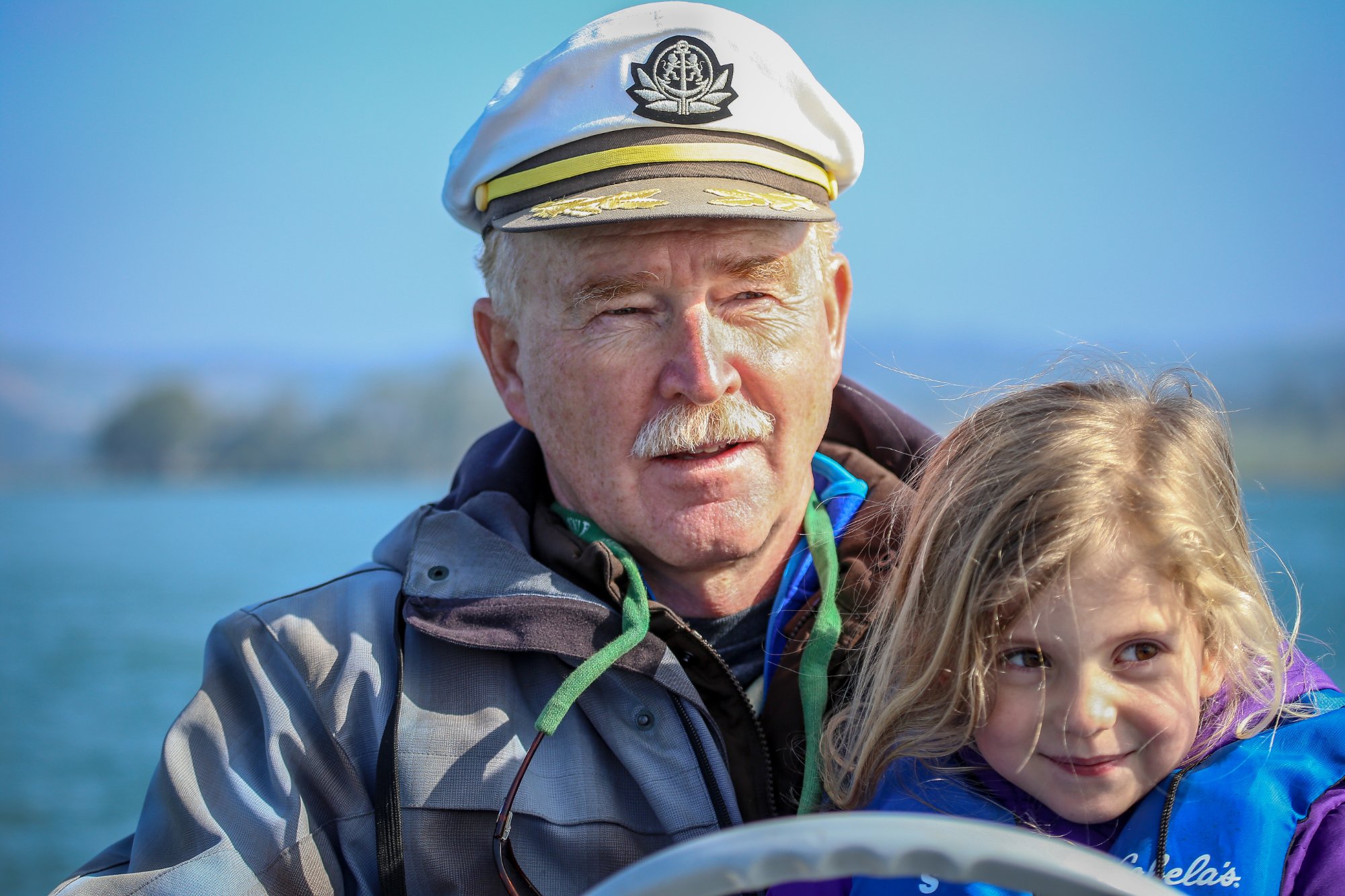 Solve THE CAPTAIN jigsaw puzzle online with 77 pieces