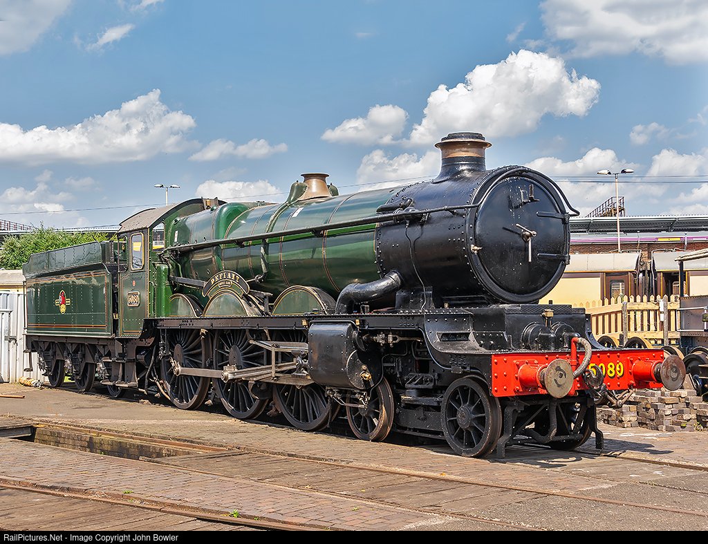 Solve GWR 5080 'Defiant' jigsaw puzzle online with 80 pieces