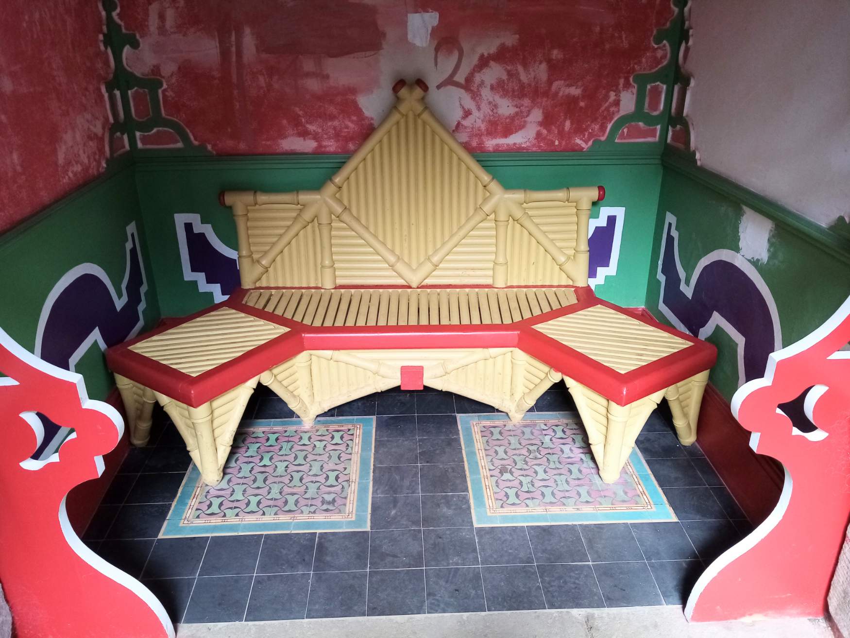 Jigsaw Puzzle | China Garden Seat. | 154 pieces | Jigidi