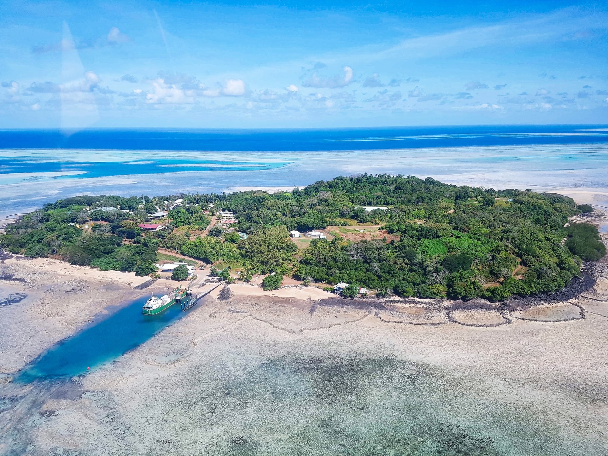 Solve Ugar island jigsaw puzzle online with 252 pieces